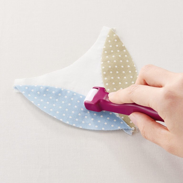 Needle sharpener and polisher by Clover